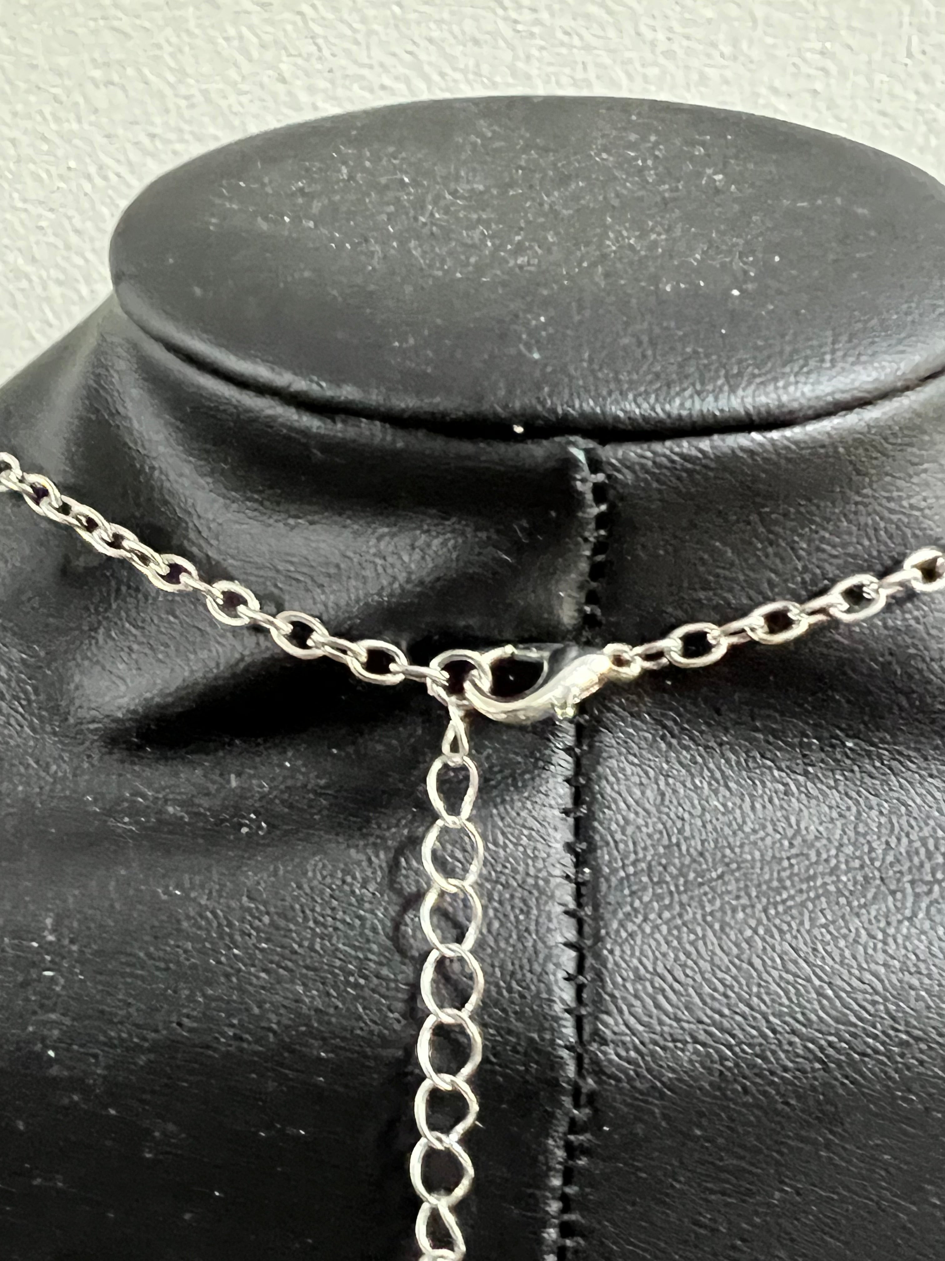 Delta Sigma Theta Hand Sign Necklace – D9 Greeks