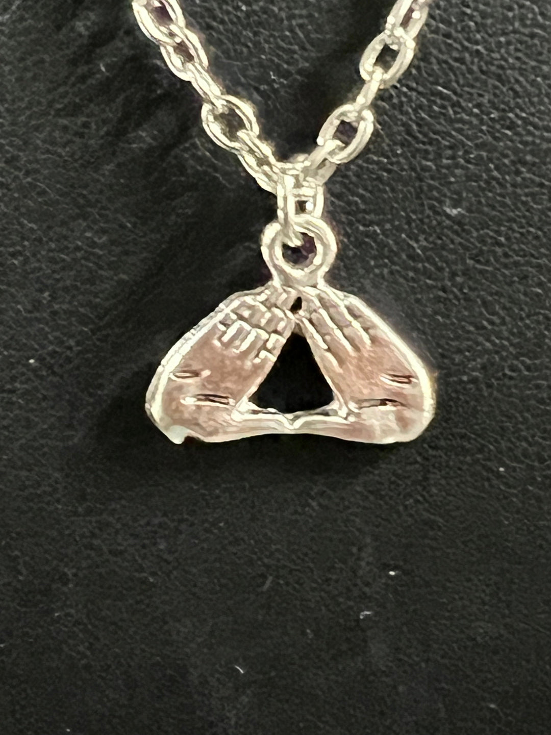 Delta Sigma Theta Hand Sign Necklace – D9 Greeks